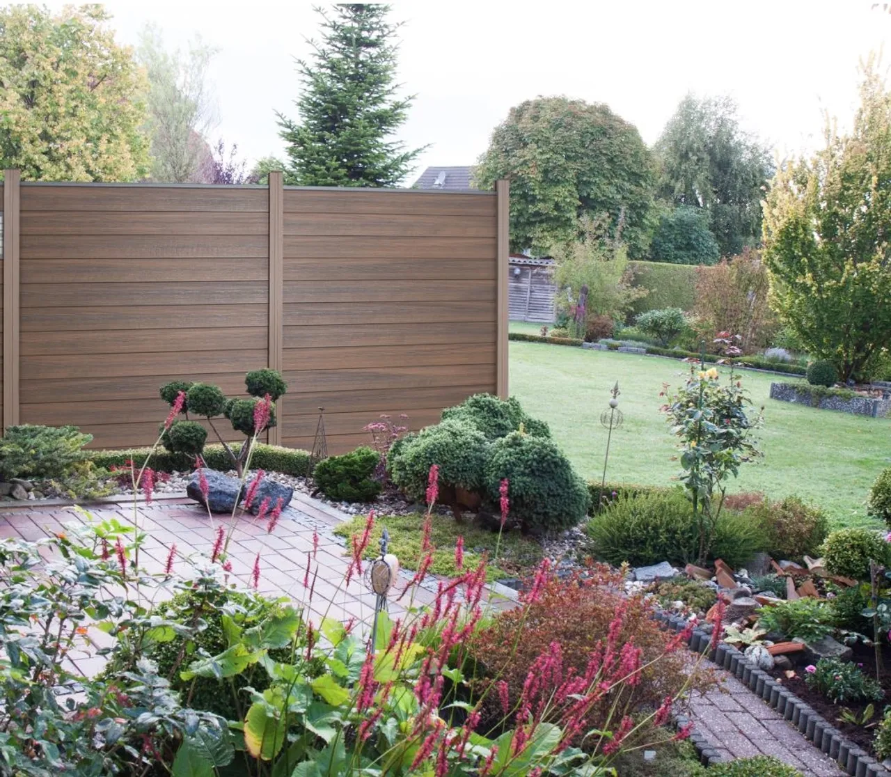 GroJa WPC/BPC Solid Sichtschutzzaun Stecksystem mit WPC/BPC Pfosten ...